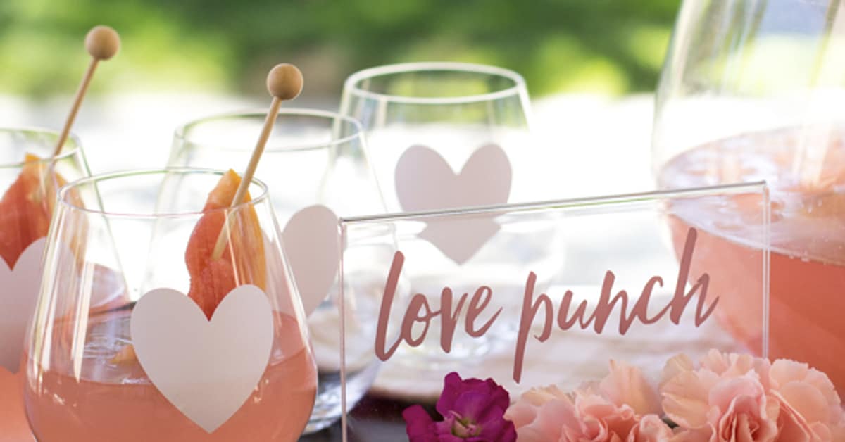 Cricut Party Decor DIYs - Cricut Tutorial
